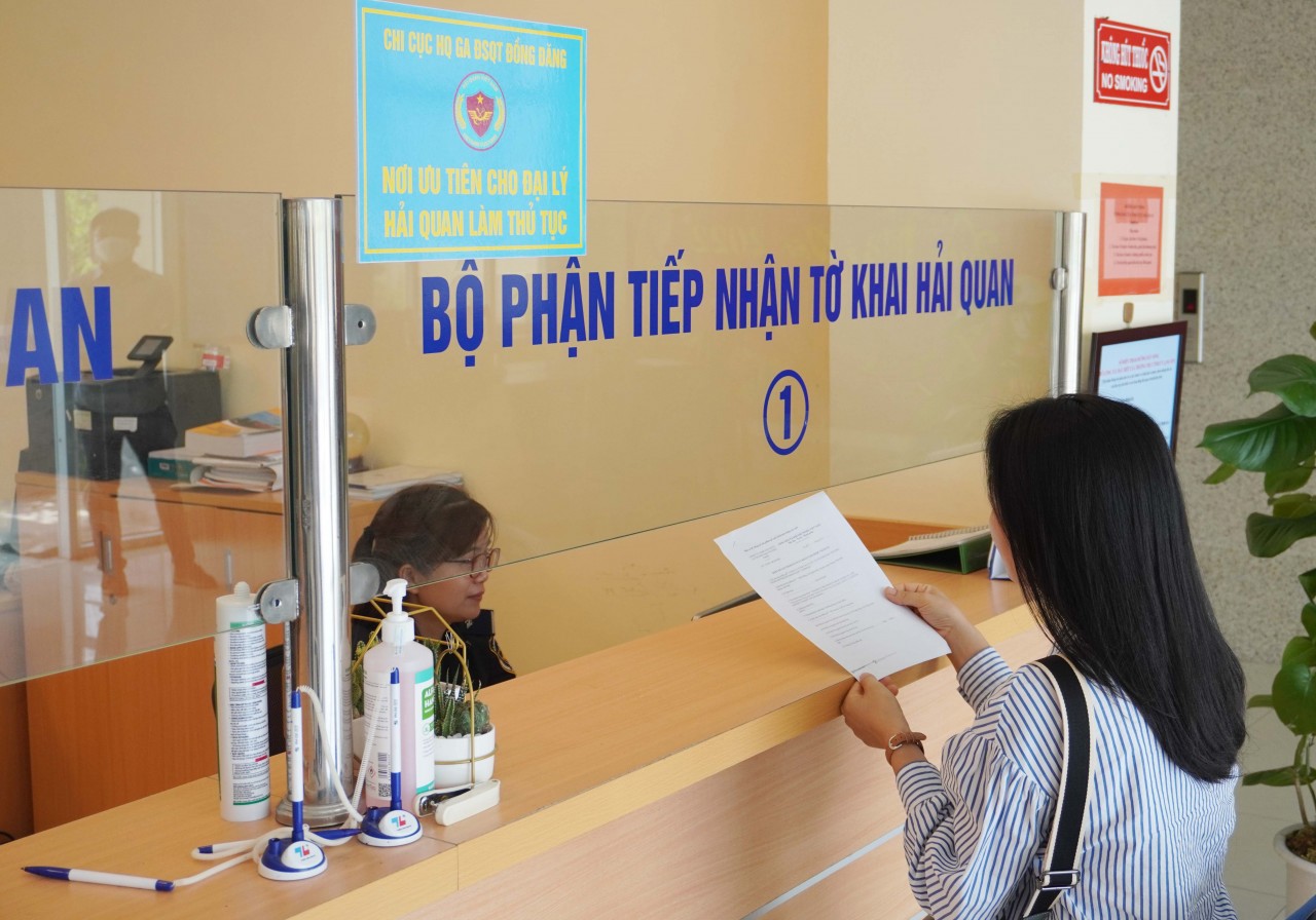 Thủ Tục Hải Quan: Vì Sao Cùng Một Lô Hàng nhưng lại chậm hơn.